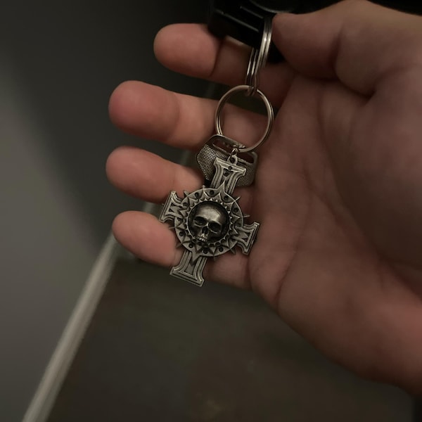 Inquisition Rosette Cross Pendent - Etsy