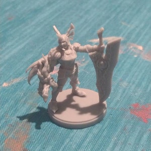 Raven Queen 32mm Scale Alien Miniature RPG Sci Fi Cyberpunk Role ...