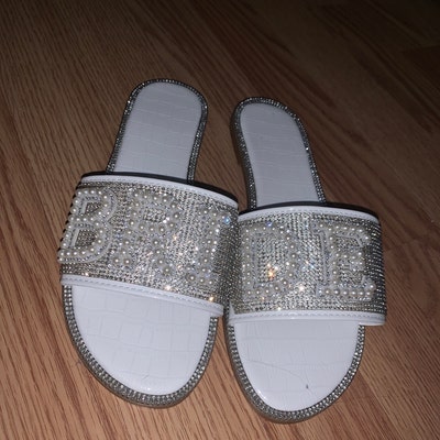 Customized Pearl Slippers in White Bridal Gifts - Etsy