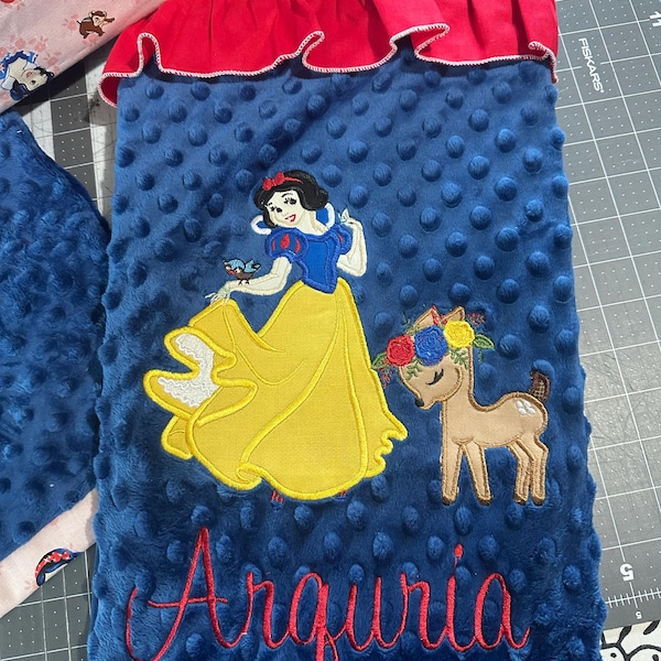 Butterfly Syringe Blood Collection Heart Frame Embroidery Design ...