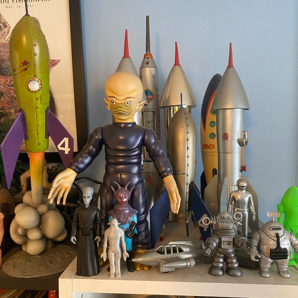 Gort the Robot From the Day the Earth Stood Still Scifi Figure Klaatu ...