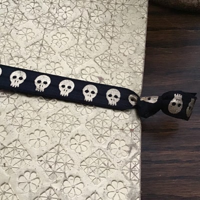 White and Gold Foil Arrow Design 25mm Grosgrain Ribbon per - Etsy