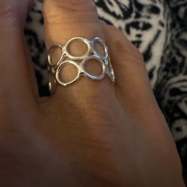 Sterling Silver Circles Ring - Etsy UK