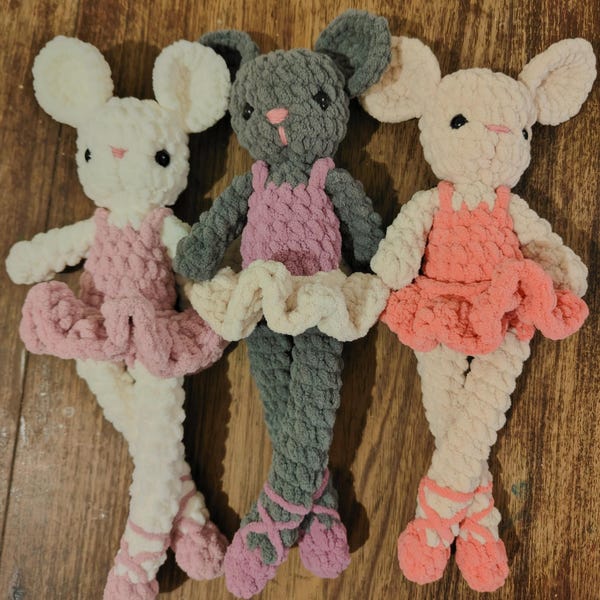 Brie Mouse + Mermaid Tail Mod CROCHET PATTERN (fable Collection) - Etsy