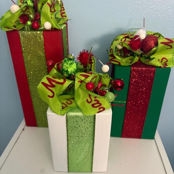 Wooden Grinch Christmas Presents: Decorative Block Set of 3 - Etsy