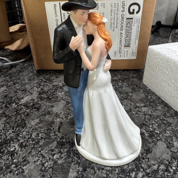 Stylized Dancing Wedding Cake Topper Figurine - Bride an Groom Modern ...