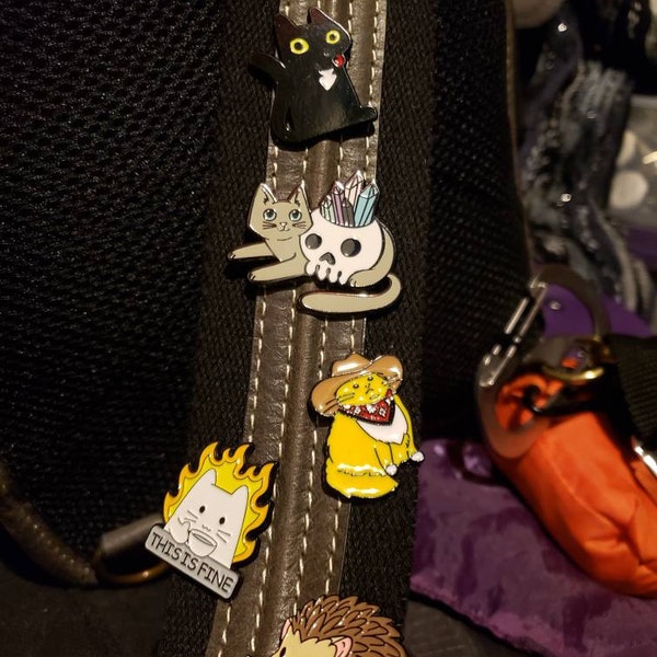 Divine Cat Enamel Pin - John Waters Pin - Pink Flamingos Pin - Etsy