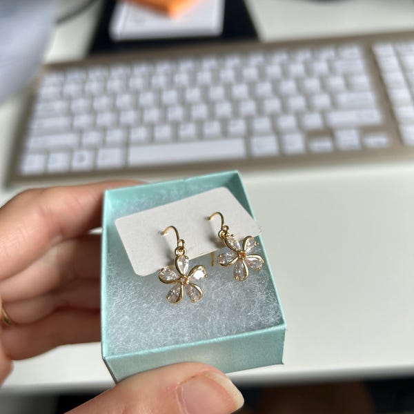 Dainty Gold Snowflake Earrings, Christmas Earrings, Small Minimalist ...