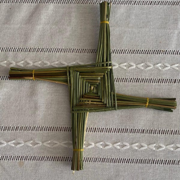 Make Your Own St Brigid's Cross From Authentic Wild Irish Rushes ...