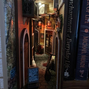 MINIALLEY Italy Booknook Assembled Prebuilt Bookshelf Insert Bookshelf ...