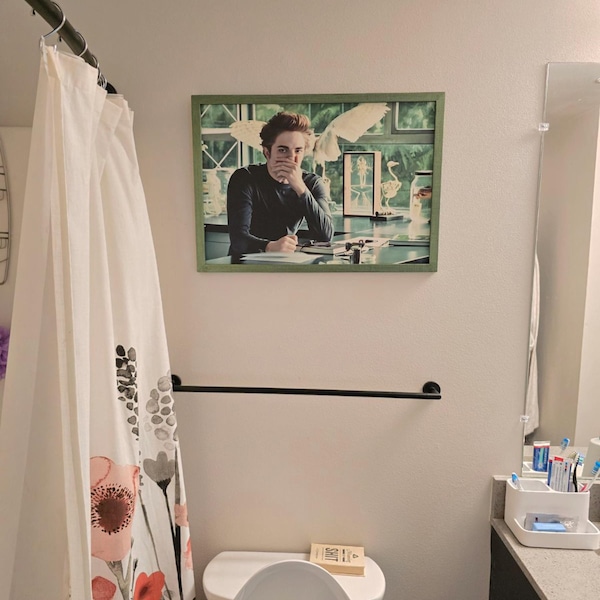 Funny Bathroom Poster, Edward Smell Stinky Face Poster - Etsy