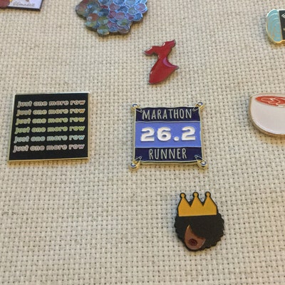 Marathon Runner Enamel Pin Badge, Marathon Gift, Gift for Runner ...