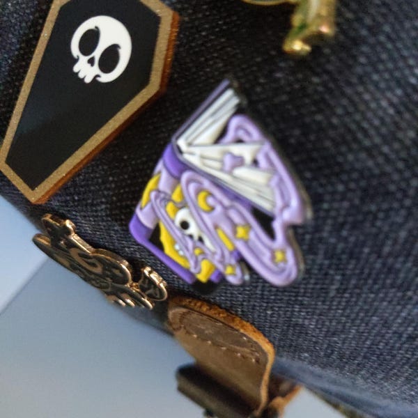 Turtle Eating Pizza Enamel Pin - Fun and Quirky Turtle Design - Etsy