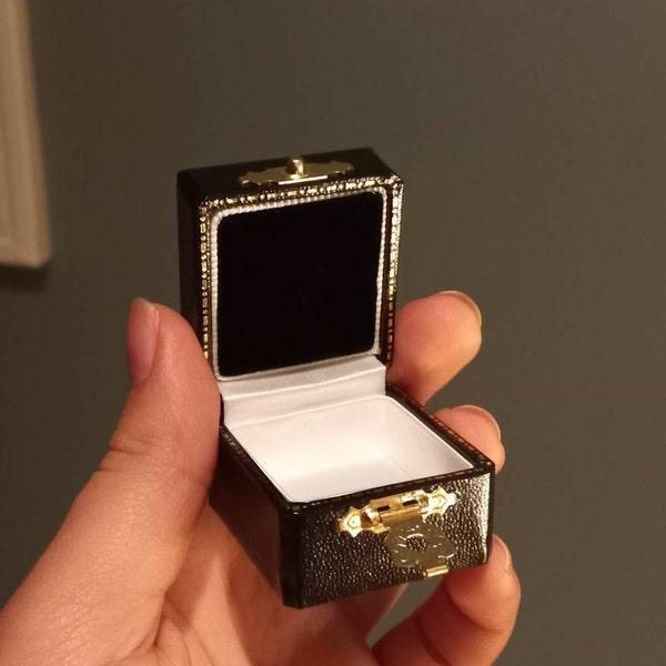 Unusual Vintage Style Ring Box. Wedding Ring Box. Antique Style Jewelry ...