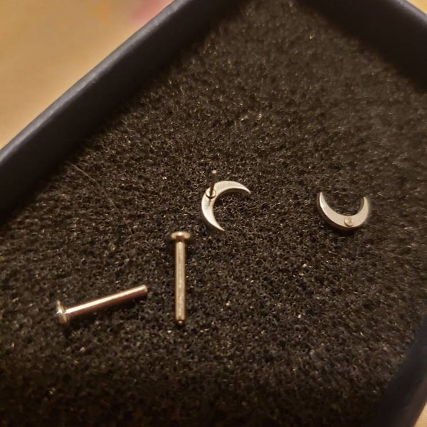 20G/18G/16G Titanium Crescent Moon Labret Stud, Threadless Flatback ...