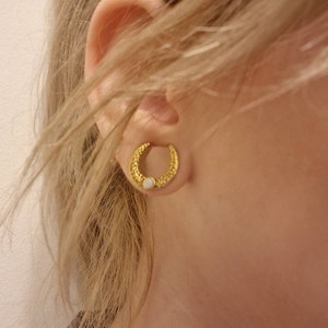 Flor Brass Septum Piercing Fine Lines Nose Piercing - Etsy