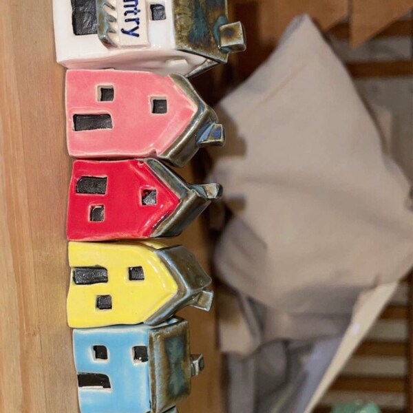 Sets of 5 Miniature Ceramic Houses & 1 Shed / Kennel. Stunning ...