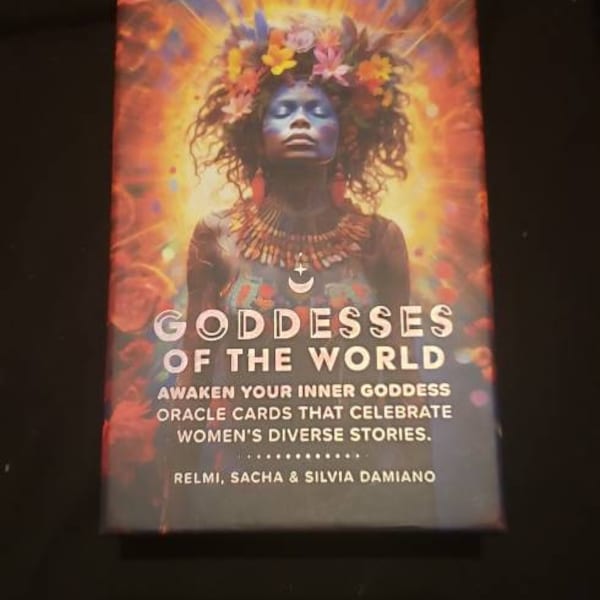 Goddesses of the World: A Luxurious 60-card Oracle Deck and Guidebook ...