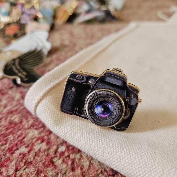 DSLR Camera Enamel Pin, Spinning Lens, Photographer Gift - Etsy