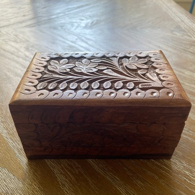 Small Wooden Trinket Box, Engraved Mini Keepsake Box Vintage Jewelry ...