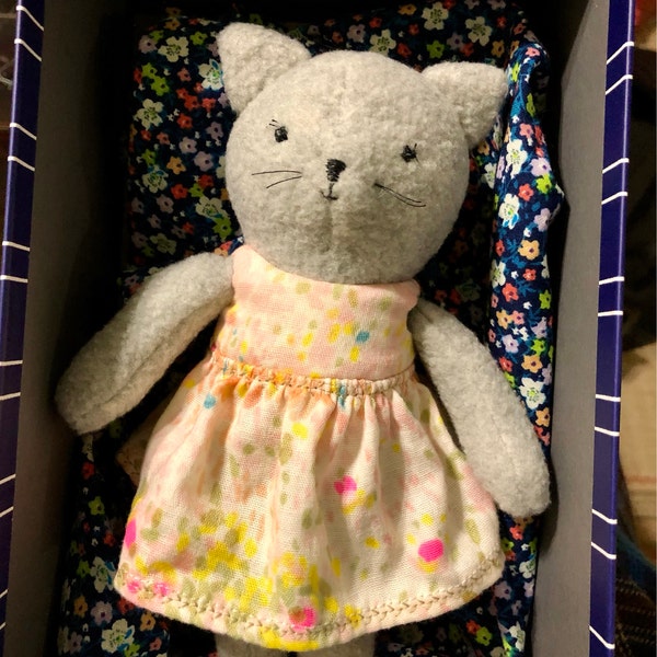 Cat With Dress Pattern and Tutorial. 7" Tall ( 18 Cm ) - Etsy