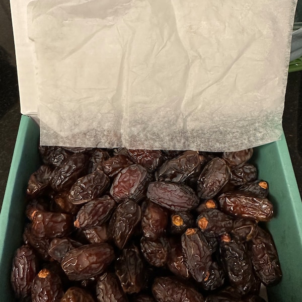 11 LB FRESH Medjool Dates Gift Box/ Premium Thank You Gift / Birthday ...