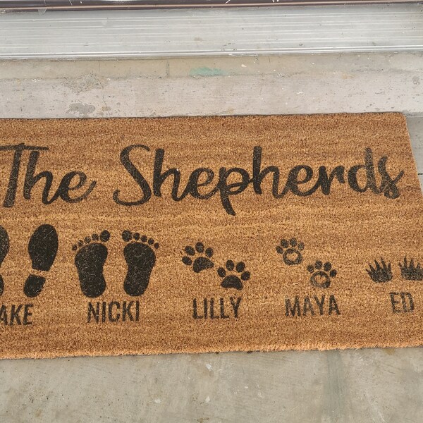 Custom Footprint Family & Pet Name Doormat, Custom Door Mat, Pet Owner ...