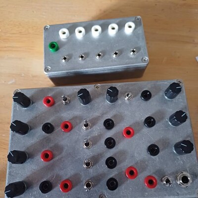 4 Oscillator Patchable Crackle Box // Noise Synth With Patch Bay ...