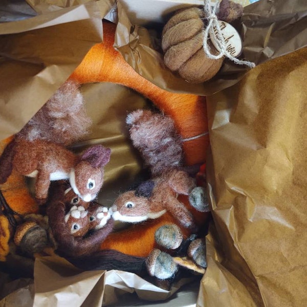 Fall Wall Decor Squirrel Family Wreath: Autumn Thanksgiving Decor - Etsy