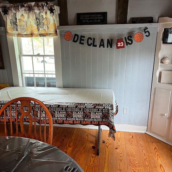 Personalized Movie Themed Party Cups With Striped Straws and Lids ...