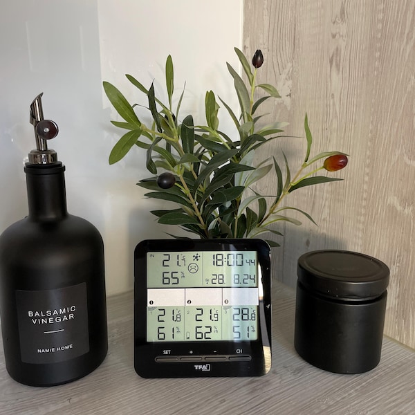 Matt Black Tall Neck Glass Oil Bottle 700ml Labelled - Refillable ...