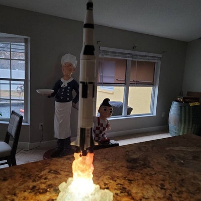 Apollo 11 Saturn V Rocket Lamp - Etsy