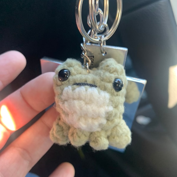 Cute Little Crochet Frog Keychain | Green Frog Plush Amigurumi ...