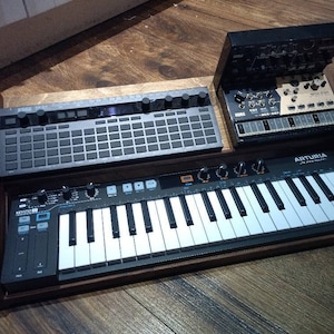 Arturia Keystep Desktop Synth Stand. Wooden Rack for Keystep 32 / 37 ...