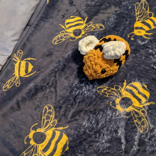 Bee Blanket, Bee Throw Blanket, Bee Fleece Blanket, Bee Adult Blanket ...