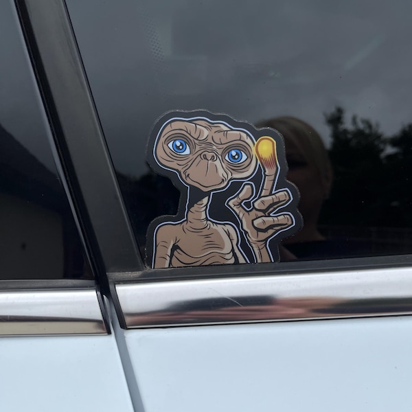 E.T. Birthday Card - 5 X7" Featuring ET the Extra Terrestrial ...