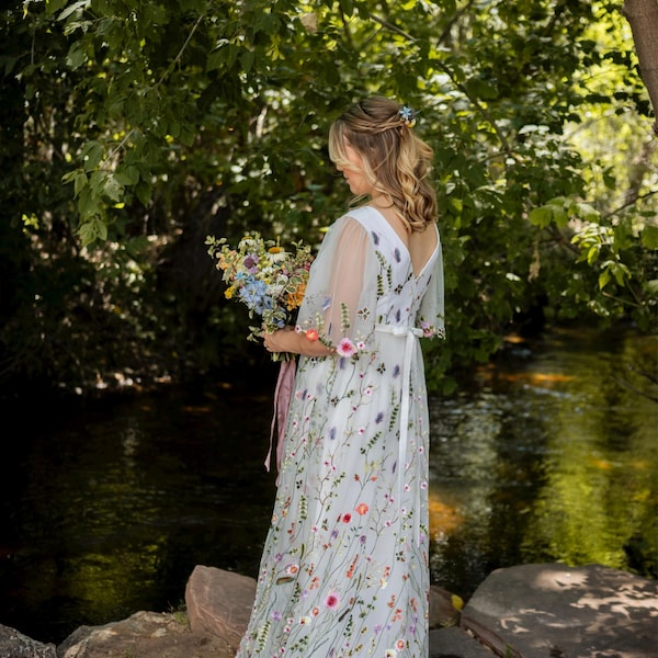 White Plus Size Wedding Dress With Flowers, Embroidery Floral Bridal ...