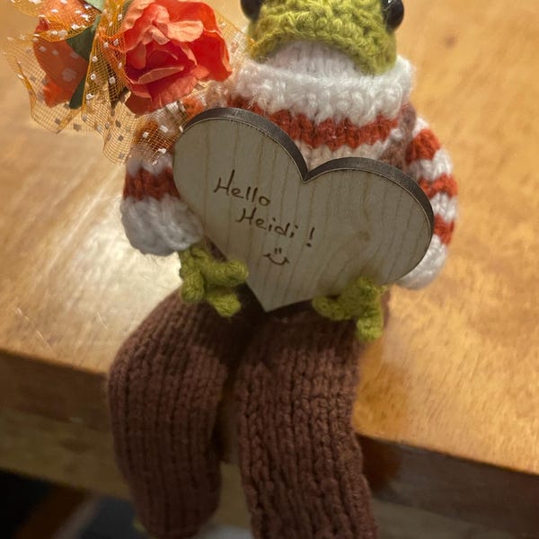 Cute Green Frog With Sweater,froggie Frog Crochet,amigurumi Frog ...