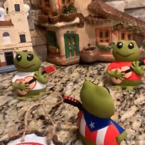 Trio Coqui Figurines - Etsy