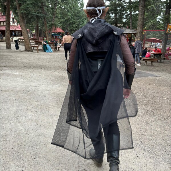 Hooded Half Vest Sewing Pattern, LARP Rogue Pattern, Medieval Villain ...