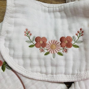 Machine Embroidery Design Modern Boho Flowers Border Curved Border ...