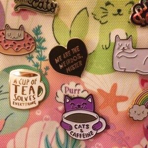 White Cat enamel lapel pin Cat pin Enamel pin Enamel cat | Etsy