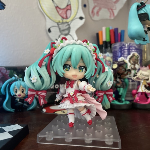Taito Hatsune Miku Wonderland Action Figure Anime Little Red Kawaii ...