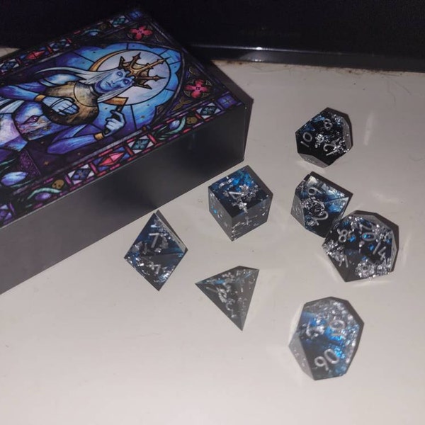 Coldhearted - Icy Blue Gradient Handmade Resin Sharp Edge Dnd Dice Set ...