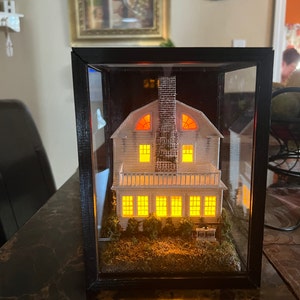 Midsommar Yellow Pyramid Building Midsommar Temple Miniature Diorama ...