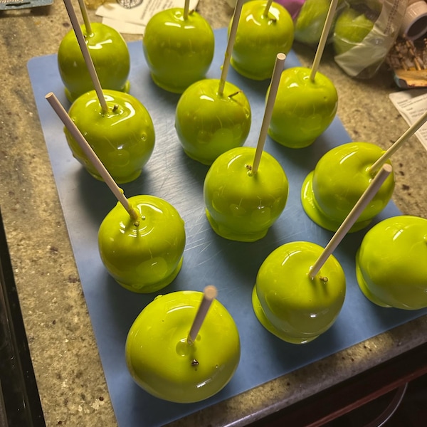 Royal Blue Pearlized Candy Apples- 12 per Set/ 1 Dozen - Etsy