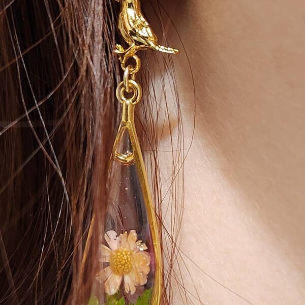 Frog on Lily Pad Earrings, Frog and Floral Petals Lovely Drop Earrings ...