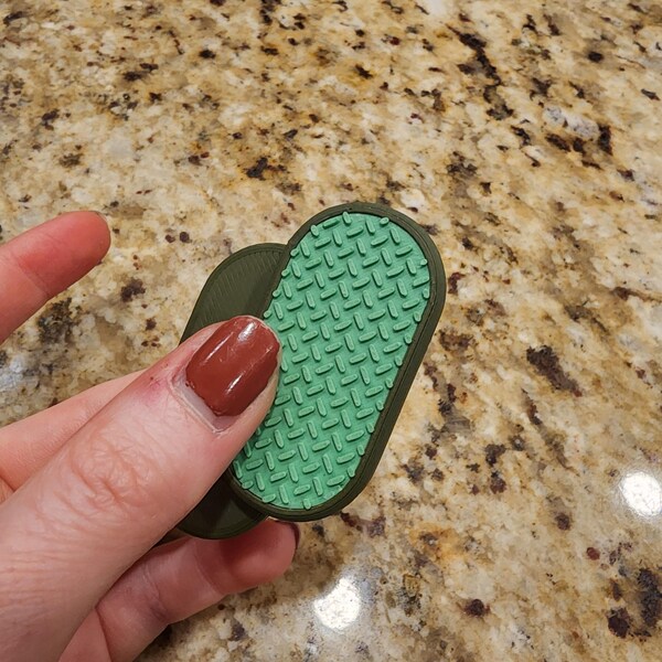Fidget Holder Keychain - 3D Printed Slider Carrier for the Pill - Etsy