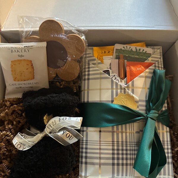 Book Blind Date Gift Set Box Without the Book Lover Club Bookish ...