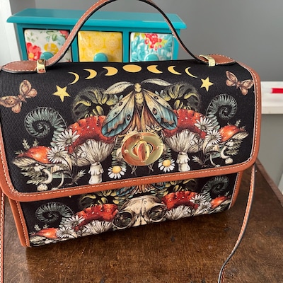 Gothic Skeleton Reading Satchel, Dark Academia Skeleton Library Floral ...